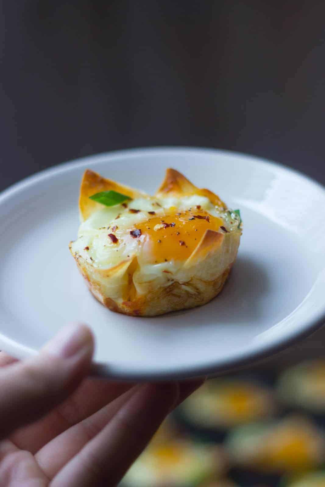 Cheesy Wonton Breakfast Cups - The Healthy Epicurean